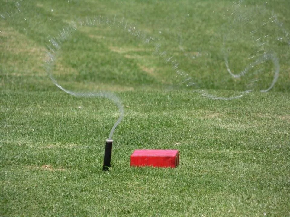 Floppy Sprinkler Irrigation System - Efficient Oscillating Sprinkler ...