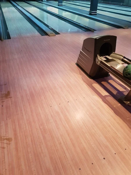 Bowling Brunswick Gs-x Lanes With Vector Scoring System Not Used - Buy ...